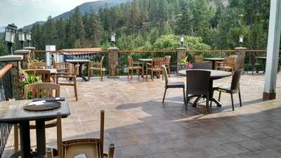 Vantage Pointe Lounge and Grill, Kelowna